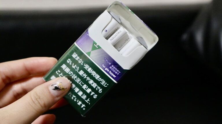 【glo hyper】ケント･ネオスティック･トゥルー･ベリー･ブーストを吸ってみた！甘めのベリーが印象的 | アイコスさん